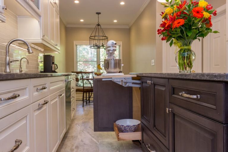 10 Special Kitchen Cabinet Features | Innovative Blog