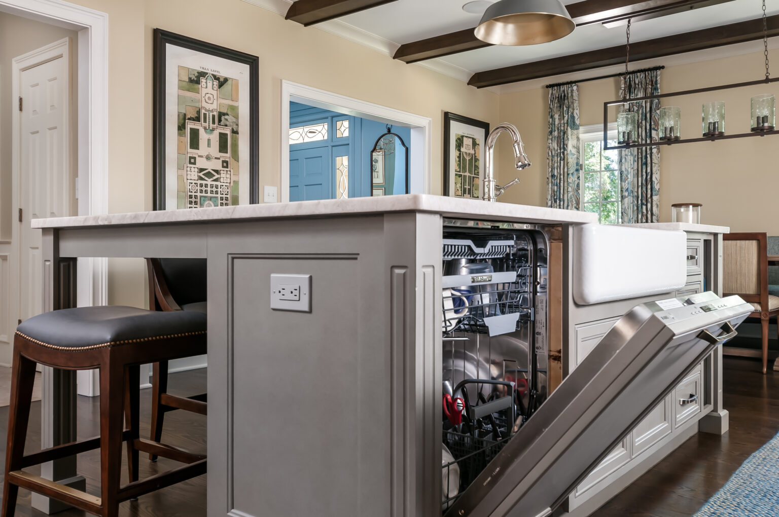 Zoned Kitchen Layout + 2 Islands | Innovative Construction
