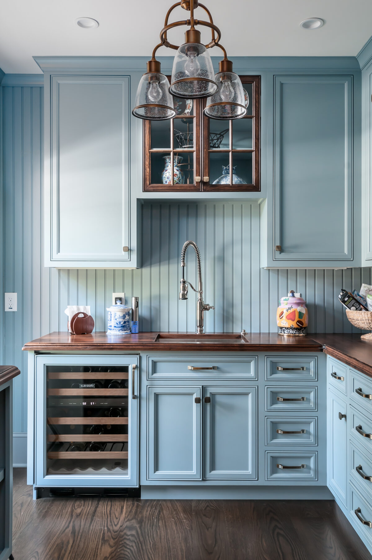 Zoned Kitchen Layout + 2 Islands | Innovative Construction